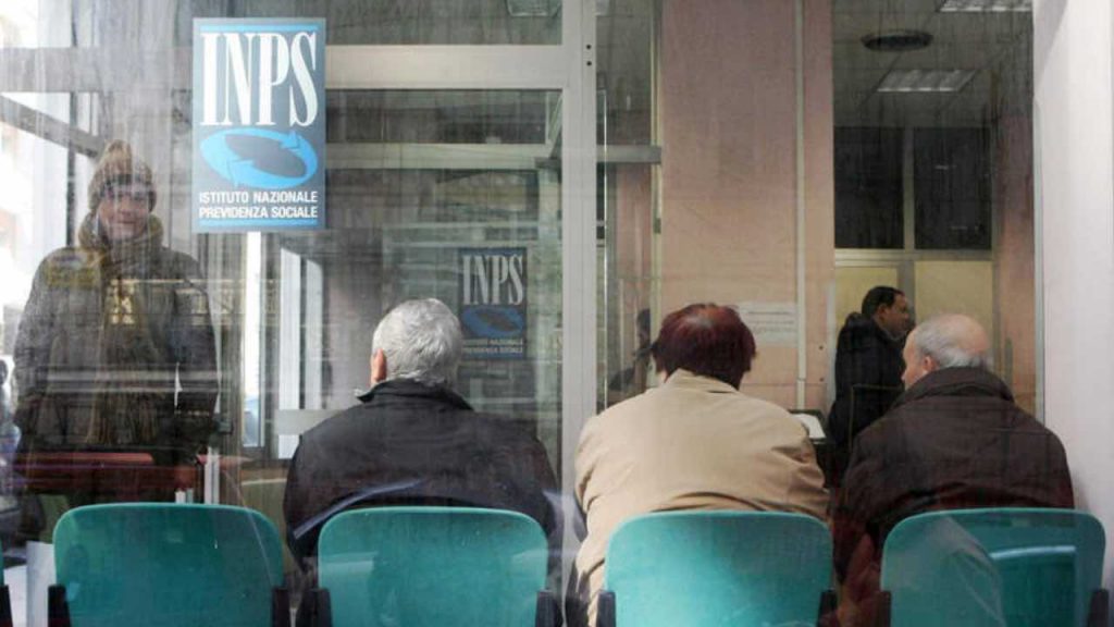 Inps, "Correte in sede il 22 luglio, vi diamo 804 euro senza fare ...